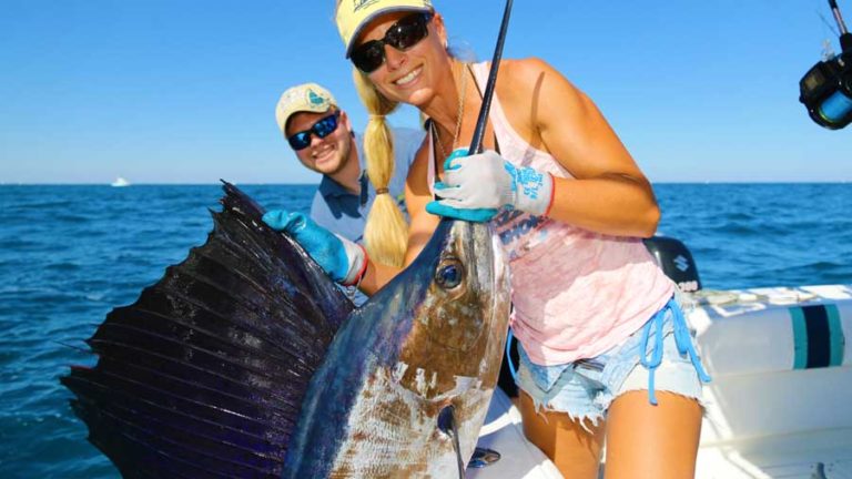 PHOTOS (46) - Warm Up With These 46 Photos of Darcizzle - Darcizzle ...